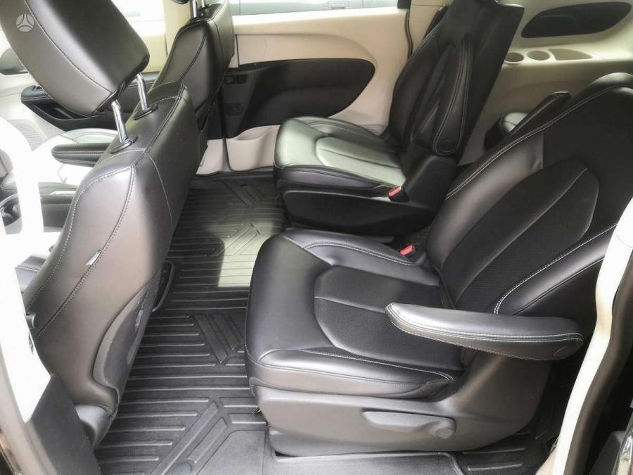 Melns Chrysler Pacifica 2023 Viļņa, ar dzinēja tilpumu 3.60 L un nobraukumu 128 tūkst. km par 26500 €, foto 19 vietnē AUTOMOTO.COM.LV