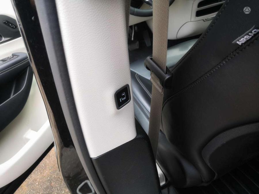 Melns Chrysler Pacifica 2023 Viļņa, ar dzinēja tilpumu 3.60 L un nobraukumu 128 tūkst. km par 26500 €, foto 22 vietnē AUTOMOTO.COM.LV