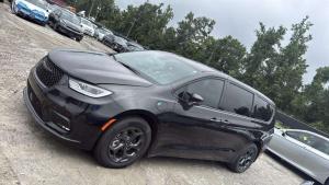 Melns Chrysler Pacifica 2023 Plungė, ar dzinēja tilpumu 3.61 L un nobraukumu 57 tūkst. km par 20850 €, foto 12 vietnē AUTOMOTO.COM.LV