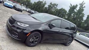 Melns Chrysler Pacifica 2023 Plungė, ar dzinēja tilpumu 3.61 L un nobraukumu 57 tūkst. km par 20850 €, foto 19 vietnē AUTOMOTO.COM.LV