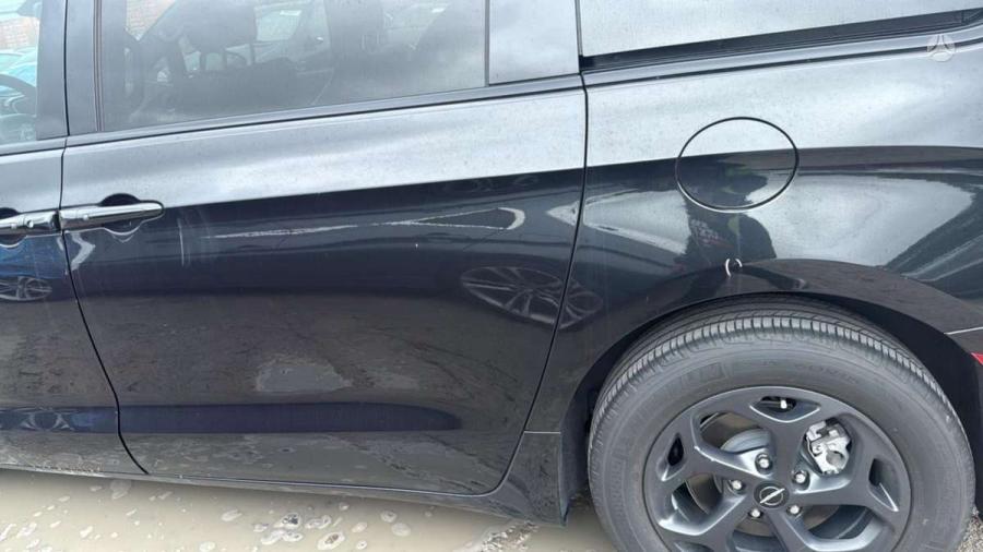 Melns Chrysler Pacifica 2023 Plungė, ar dzinēja tilpumu 3.61 L un nobraukumu 57 tūkst. km par 20850 €, foto 30 vietnē AUTOMOTO.COM.LV