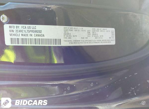 Black Chrysler Pacifica 2023 in Vilnius, with an engine capacity of 3.61 L and mileage of 119 thousand km for 15000 €, photo 9 on AUTOMOTO.COM.LV