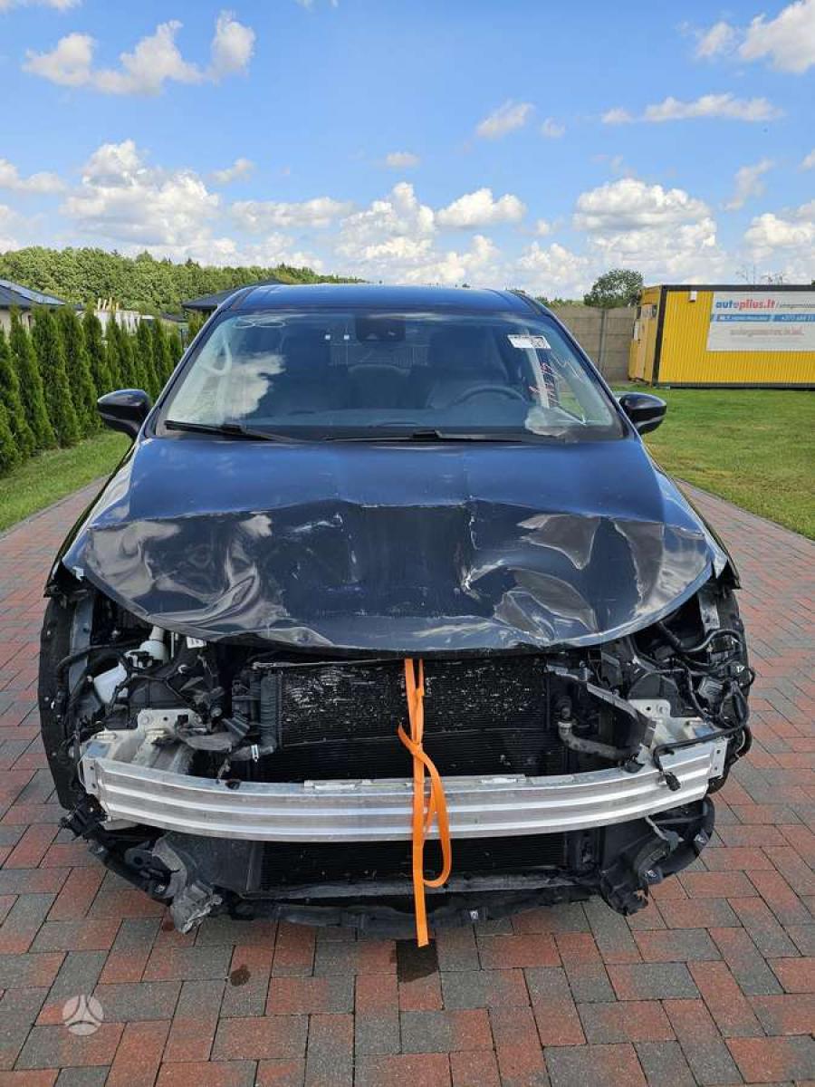 Black Chrysler Pacifica 2023 in Kaunas, with an engine capacity of 3.60 L and mileage of 190 thousand km for 11900 €, photo 18 on AUTOMOTO.COM.LV