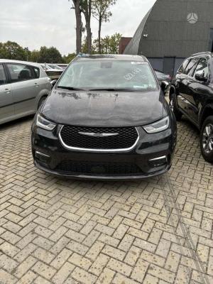 Black Chrysler Pacifica 2023 in Klaipeda, with an engine capacity of 3.61 L and mileage of 25 thousand km for 18800 €, photo 4 on AUTOMOTO.COM.LV