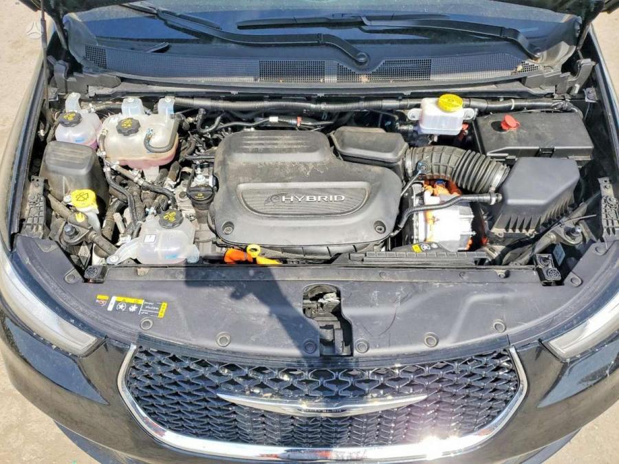 Black Chrysler Pacifica 2023 in Klaipeda, with an engine capacity of 3.61 L and mileage of 25 thousand km for 18800 €, photo 18 on AUTOMOTO.COM.LV