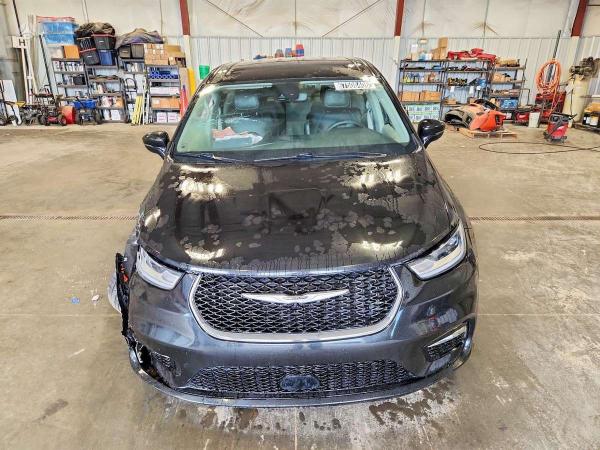 Melns Chrysler Pacifica 2023 Telšiai, ar dzinēja tilpumu 3.60 L un nobraukumu 112 tūkst. km par 12000 €, foto 6 vietnē AUTOMOTO.COM.LV