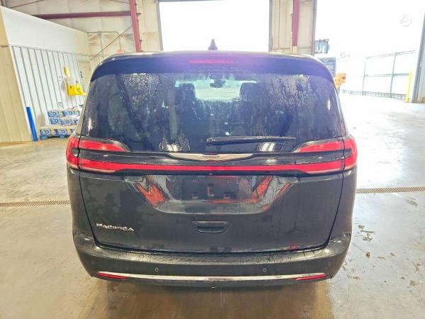 Melns Chrysler Pacifica 2023 Telšiai, ar dzinēja tilpumu 3.60 L un nobraukumu 112 tūkst. km par 12000 €, foto 7 vietnē AUTOMOTO.COM.LV