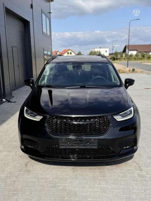 Melns Chrysler Pacifica 2022 Klaipėda, ar dzinēja tilpumu 3.60 L un nobraukumu 171 tūkst. km par 20200 €, foto 4 vietnē AUTOMOTO.COM.LV