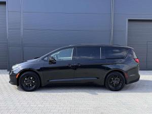 Melns Chrysler Pacifica 2022 Klaipėda, ar dzinēja tilpumu 3.60 L un nobraukumu 171 tūkst. km par 20200 €, foto 9 vietnē AUTOMOTO.COM.LV