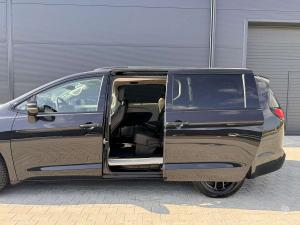 Melns Chrysler Pacifica 2022 Klaipėda, ar dzinēja tilpumu 3.60 L un nobraukumu 171 tūkst. km par 20200 €, foto 10 vietnē AUTOMOTO.COM.LV
