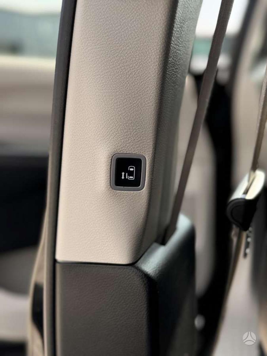 Melns Chrysler Pacifica 2022 Klaipėda, ar dzinēja tilpumu 3.60 L un nobraukumu 171 tūkst. km par 20200 €, foto 11 vietnē AUTOMOTO.COM.LV