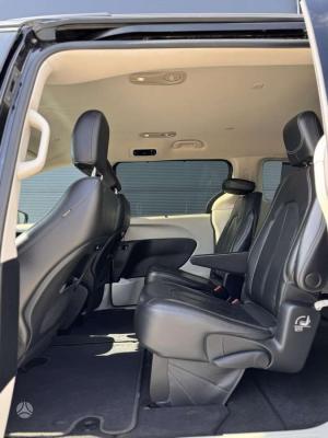 Melns Chrysler Pacifica 2022 Klaipėda, ar dzinēja tilpumu 3.60 L un nobraukumu 171 tūkst. km par 20200 €, foto 12 vietnē AUTOMOTO.COM.LV