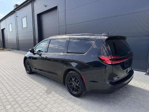 Melns Chrysler Pacifica 2022 Klaipėda, ar dzinēja tilpumu 3.60 L un nobraukumu 171 tūkst. km par 20200 €, foto 17 vietnē AUTOMOTO.COM.LV