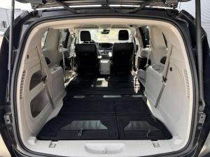 Melns Chrysler Pacifica 2022 Klaipėda, ar dzinēja tilpumu 3.60 L un nobraukumu 171 tūkst. km par 20200 €, foto 19 vietnē AUTOMOTO.COM.LV