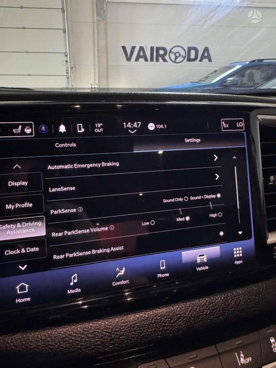 Melns Chrysler Pacifica 2022 Klaipėda, ar dzinēja tilpumu 3.60 L un nobraukumu 171 tūkst. km par 20200 €, foto 34 vietnē AUTOMOTO.COM.LV