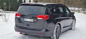 Melns Chrysler Pacifica 2017 Viļņa, ar dzinēja tilpumu 3.60 L un nobraukumu 172 tūkst. km par 11550 €, foto 6 vietnē AUTOMOTO.COM.LV