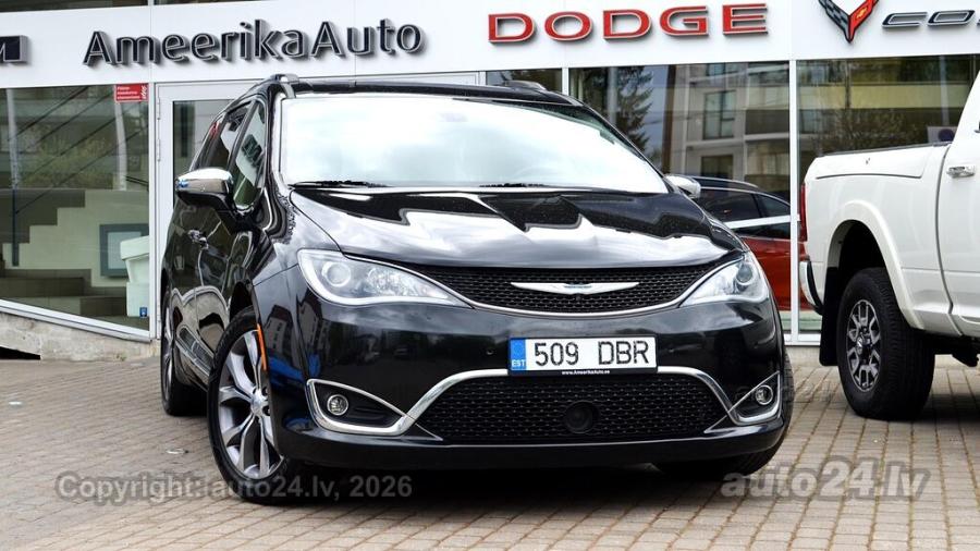 Melns Chrysler Pacifica 2018 Tallina, ar dzinēja tilpumu 3.60 L un nobraukumu 190 tūkst. km par 17800 €, foto 1 vietnē AUTOMOTO.COM.LV