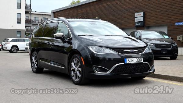 Melns Chrysler Pacifica 2018 Tallina, ar dzinēja tilpumu 3.60 L un nobraukumu 190 tūkst. km par 17800 €, foto 2 vietnē AUTOMOTO.COM.LV