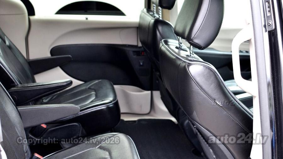 Melns Chrysler Pacifica 2018 Tallina, ar dzinēja tilpumu 3.60 L un nobraukumu 190 tūkst. km par 17800 €, foto 9 vietnē AUTOMOTO.COM.LV