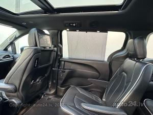 Black Chrysler Pacifica 2018 in Tallinn, with an engine capacity of 3.60 L and mileage of 189 thousand km for 17880 €, photo 14 on AUTOMOTO.COM.LV