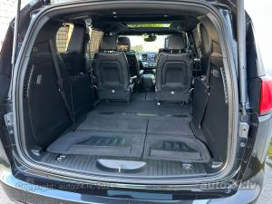 Black Chrysler Pacifica 2018 in Tallinn, with an engine capacity of 3.60 L and mileage of 189 thousand km for 17880 €, photo 18 on AUTOMOTO.COM.LV