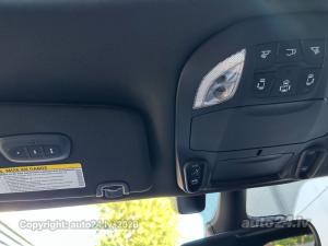 Black Chrysler Pacifica 2018 in Tallinn, with an engine capacity of 3.60 L and mileage of 189 thousand km for 17880 €, photo 20 on AUTOMOTO.COM.LV