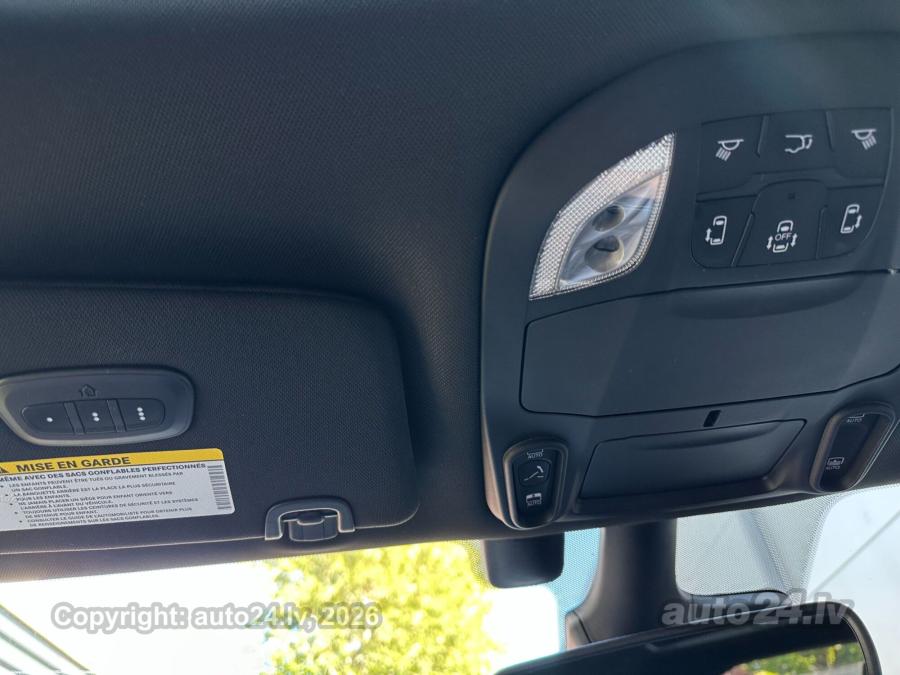Black Chrysler Pacifica 2018 in Tallinn, with an engine capacity of 3.60 L and mileage of 189 thousand km for 17880 €, photo 20 on AUTOMOTO.COM.LV