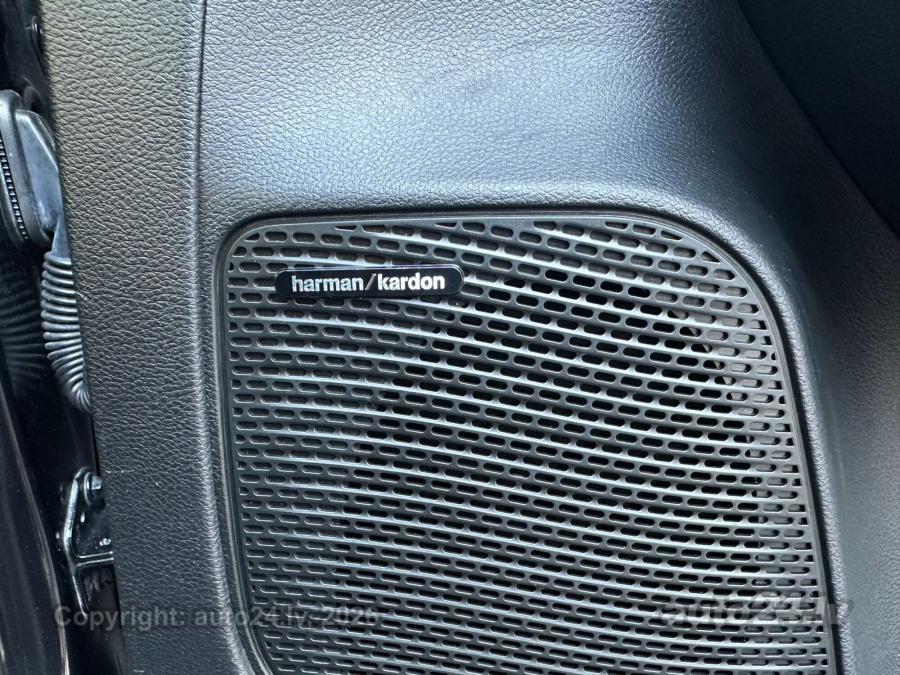 Black Chrysler Pacifica 2018 in Tallinn, with an engine capacity of 3.60 L and mileage of 189 thousand km for 17880 €, photo 22 on AUTOMOTO.COM.LV