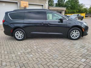 Melns Chrysler Pacifica 2020 Šauļi, ar dzinēja tilpumu 3.60 L un nobraukumu 199 tūkst. km par 13550 €, foto 3 vietnē AUTOMOTO.COM.LV