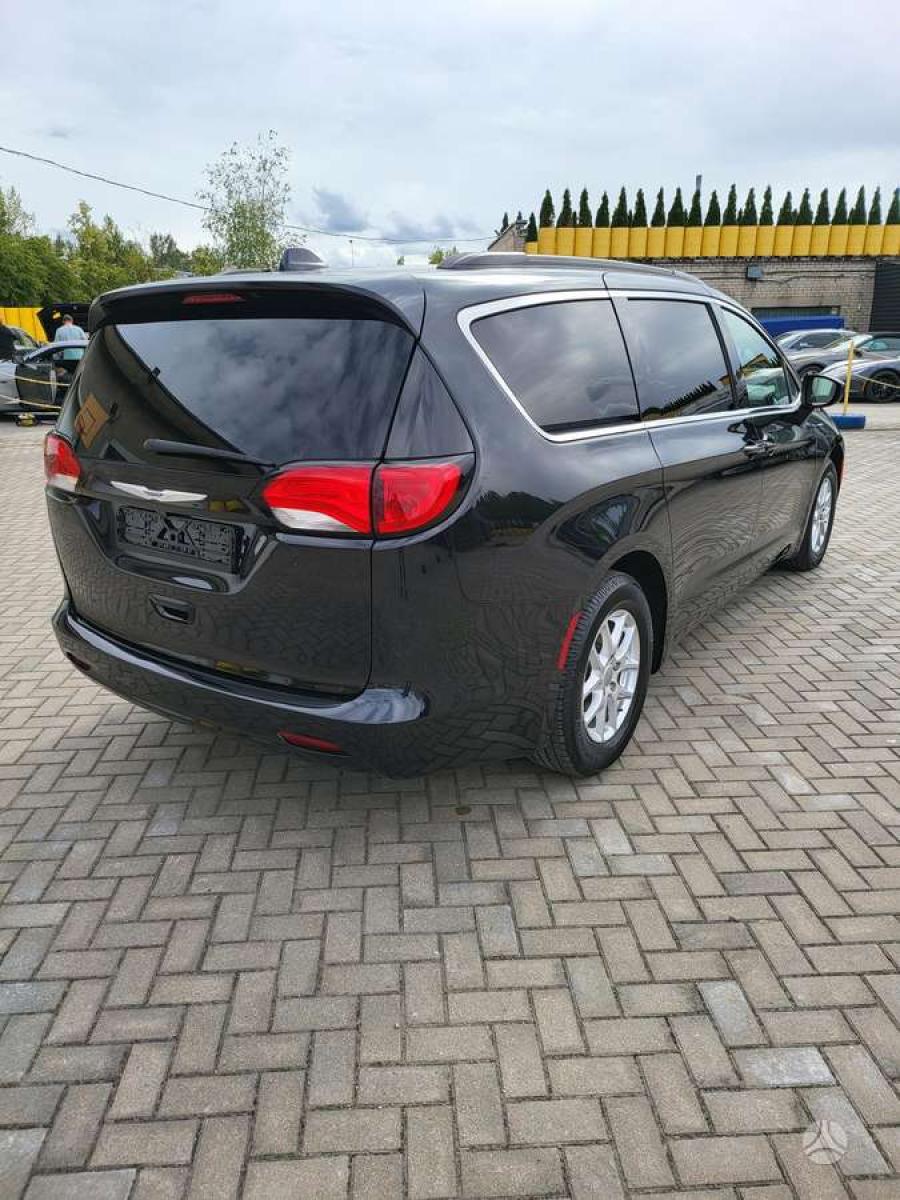 Melns Chrysler Pacifica 2020 Šauļi, ar dzinēja tilpumu 3.60 L un nobraukumu 199 tūkst. km par 13550 €, foto 4 vietnē AUTOMOTO.COM.LV
