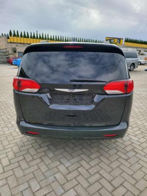 Melns Chrysler Pacifica 2020 Šauļi, ar dzinēja tilpumu 3.60 L un nobraukumu 199 tūkst. km par 13550 €, foto 5 vietnē AUTOMOTO.COM.LV