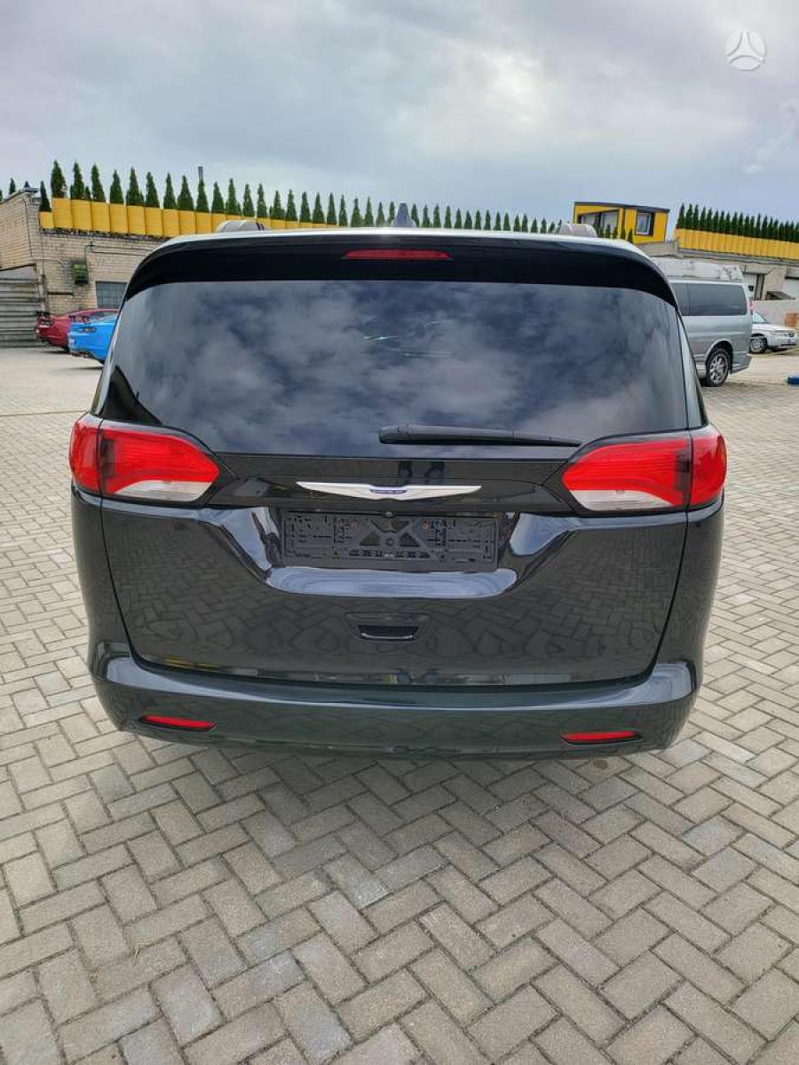 Melns Chrysler Pacifica 2020 Šauļi, ar dzinēja tilpumu 3.60 L un nobraukumu 199 tūkst. km par 13550 €, foto 5 vietnē AUTOMOTO.COM.LV