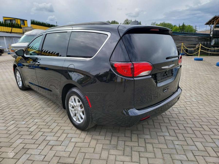 Melns Chrysler Pacifica 2020 Šauļi, ar dzinēja tilpumu 3.60 L un nobraukumu 199 tūkst. km par 13550 €, foto 6 vietnē AUTOMOTO.COM.LV