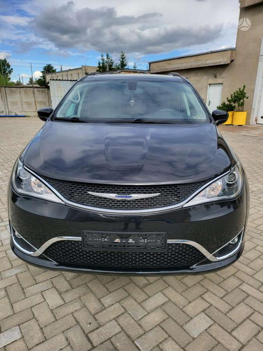 Melns Chrysler Pacifica 2020 Šauļi, ar dzinēja tilpumu 3.60 L un nobraukumu 199 tūkst. km par 13550 €, foto 9 vietnē AUTOMOTO.COM.LV