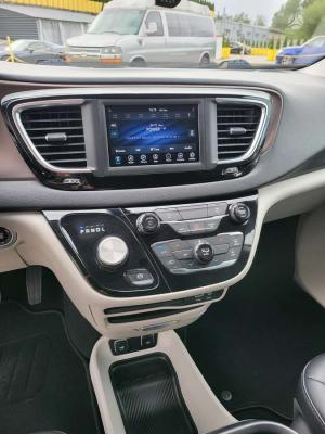 Melns Chrysler Pacifica 2020 Šauļi, ar dzinēja tilpumu 3.60 L un nobraukumu 199 tūkst. km par 13550 €, foto 12 vietnē AUTOMOTO.COM.LV