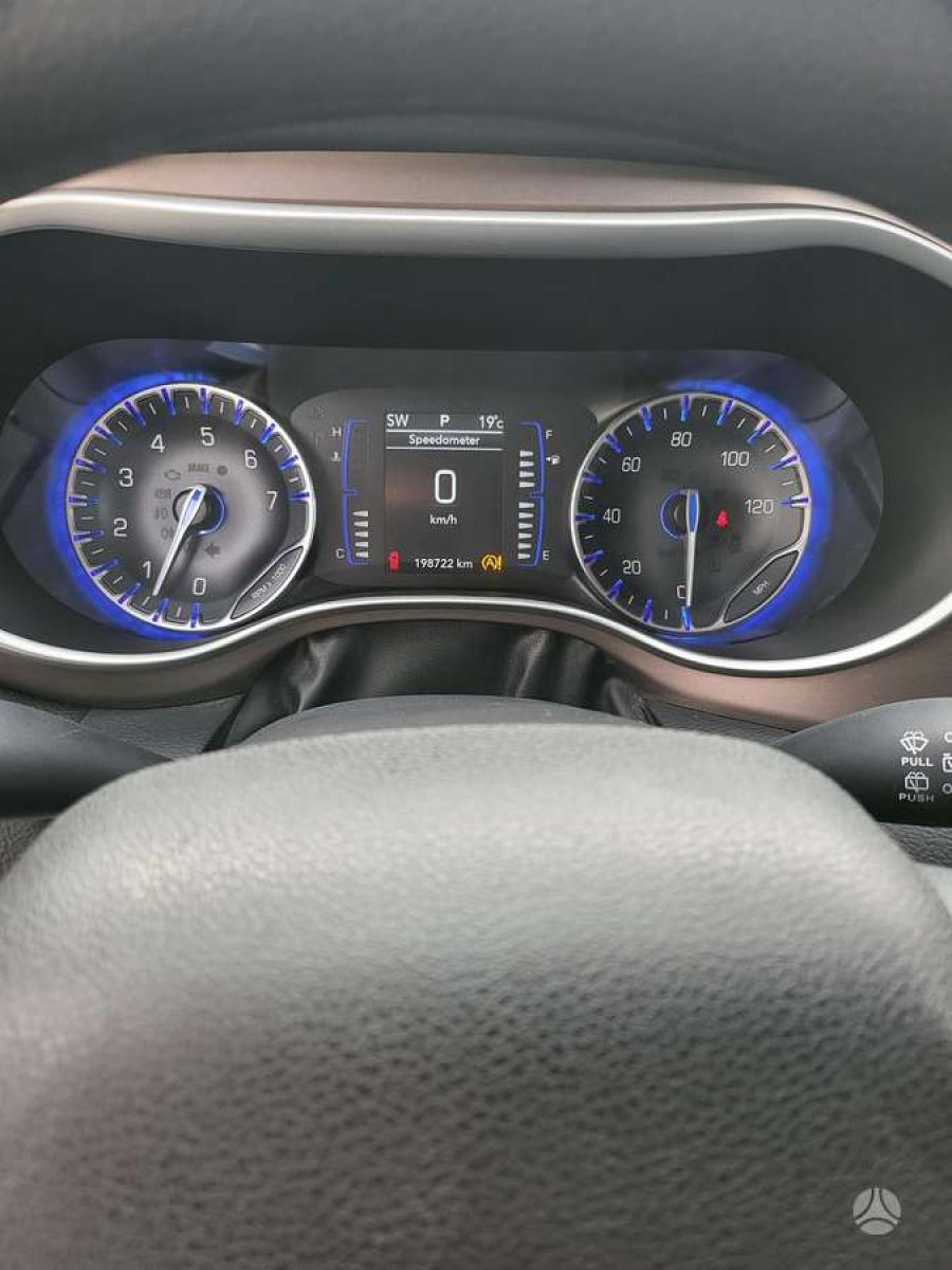 Melns Chrysler Pacifica 2020 Šauļi, ar dzinēja tilpumu 3.60 L un nobraukumu 199 tūkst. km par 13550 €, foto 13 vietnē AUTOMOTO.COM.LV