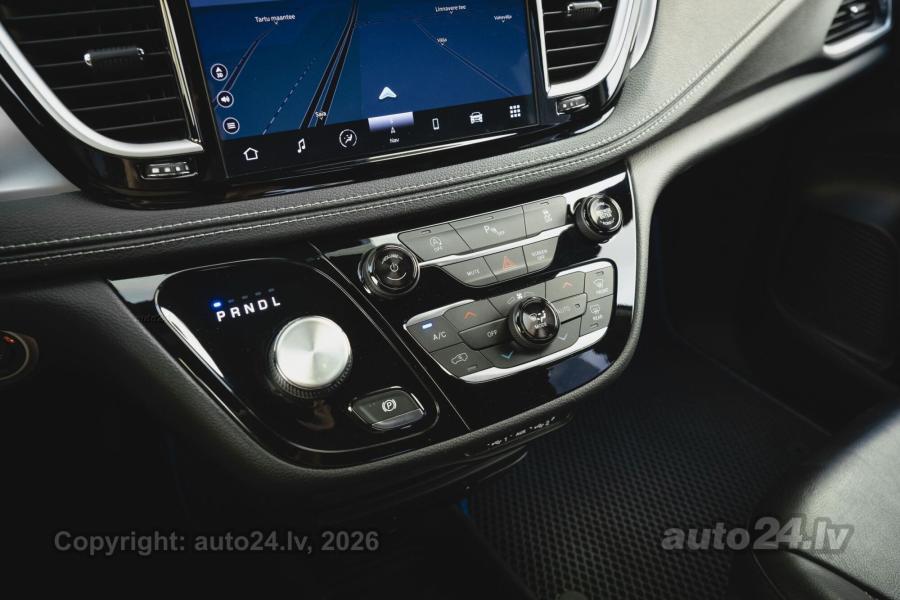 Zils Chrysler Pacifica 2022 Tartu, ar dzinēja tilpumu 3.60 L un nobraukumu 47 tūkst. km par 33900 €, foto 22 vietnē AUTOMOTO.COM.LV