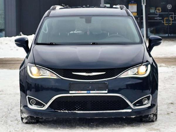 Zils Chrysler Pacifica 2017 Šauļi, ar dzinēja tilpumu 3.60 L un nobraukumu 280 tūkst. km par 12999 €, foto 2 vietnē AUTOMOTO.COM.LV