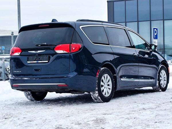 Zils Chrysler Pacifica 2017 Šauļi, ar dzinēja tilpumu 3.60 L un nobraukumu 280 tūkst. km par 12999 €, foto 7 vietnē AUTOMOTO.COM.LV