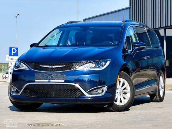 Zils Chrysler Pacifica 2017 Šauļi, ar dzinēja tilpumu 3.60 L un nobraukumu 0 tūkst. km par 7865 €, foto 1 vietnē AUTOMOTO.COM.LV