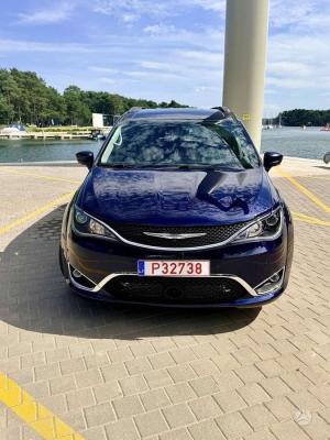 Zils Chrysler Pacifica 2017 Kauņa, ar dzinēja tilpumu 3.61 L un nobraukumu 240 tūkst. km par 14500 €, foto 3 vietnē AUTOMOTO.COM.LV