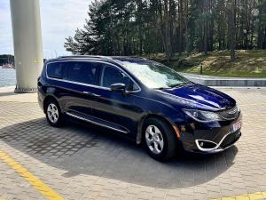Zils Chrysler Pacifica 2017 Kauņa, ar dzinēja tilpumu 3.61 L un nobraukumu 240 tūkst. km par 14500 €, foto 5 vietnē AUTOMOTO.COM.LV