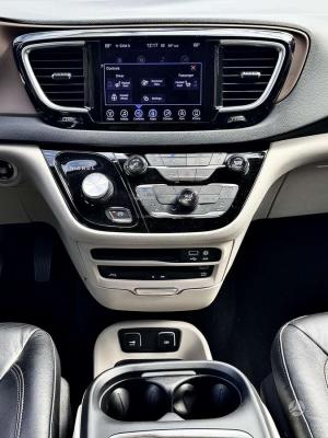 Zils Chrysler Pacifica 2017 Kauņa, ar dzinēja tilpumu 3.61 L un nobraukumu 240 tūkst. km par 14500 €, foto 13 vietnē AUTOMOTO.COM.LV