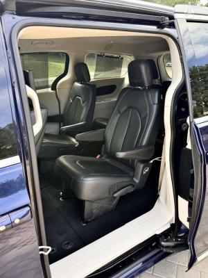 Zils Chrysler Pacifica 2017 Kauņa, ar dzinēja tilpumu 3.61 L un nobraukumu 240 tūkst. km par 14500 €, foto 31 vietnē AUTOMOTO.COM.LV