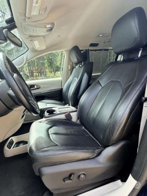 Zils Chrysler Pacifica 2017 Kauņa, ar dzinēja tilpumu 3.61 L un nobraukumu 240 tūkst. km par 14500 €, foto 33 vietnē AUTOMOTO.COM.LV