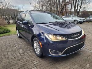 Zils Chrysler Pacifica 2018 Kauņa, ar dzinēja tilpumu 3.61 L un nobraukumu 169 tūkst. km par 14500 €, foto  vietnē AUTOMOTO.COM.LV