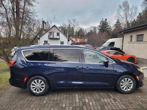 Zils Chrysler Pacifica 2018 Kauņa, ar dzinēja tilpumu 3.61 L un nobraukumu 169 tūkst. km par 14500 €, foto 8 vietnē AUTOMOTO.COM.LV