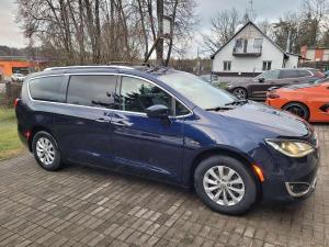 Zils Chrysler Pacifica 2018 Kauņa, ar dzinēja tilpumu 3.61 L un nobraukumu 169 tūkst. km par 14500 €, foto 9 vietnē AUTOMOTO.COM.LV