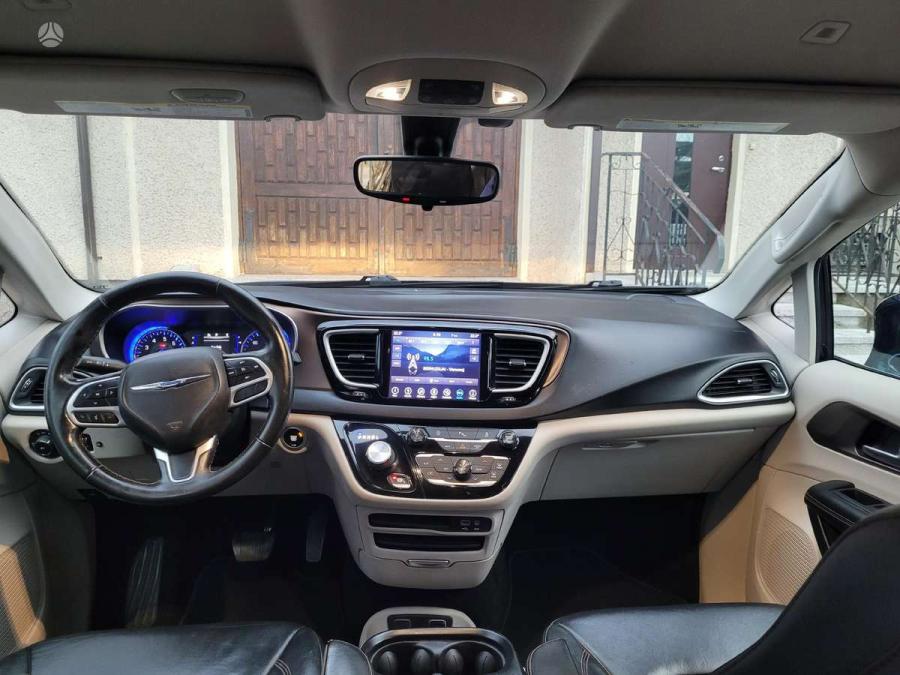 Zils Chrysler Pacifica 2018 Kauņa, ar dzinēja tilpumu 3.61 L un nobraukumu 169 tūkst. km par 14500 €, foto 14 vietnē AUTOMOTO.COM.LV