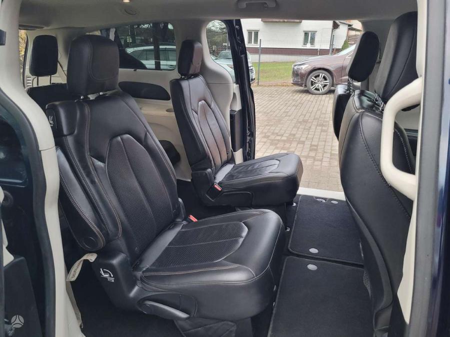 Zils Chrysler Pacifica 2018 Kauņa, ar dzinēja tilpumu 3.61 L un nobraukumu 169 tūkst. km par 14500 €, foto 15 vietnē AUTOMOTO.COM.LV